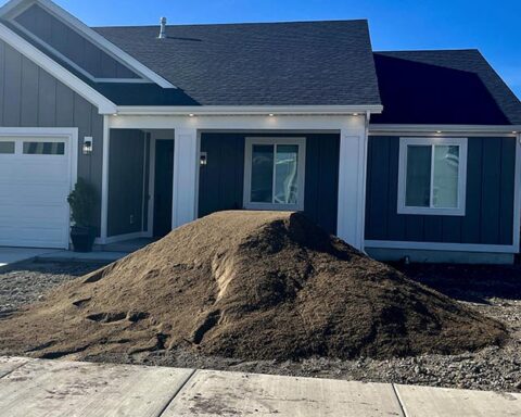 Soil Near Me - Topsoil.Rocks